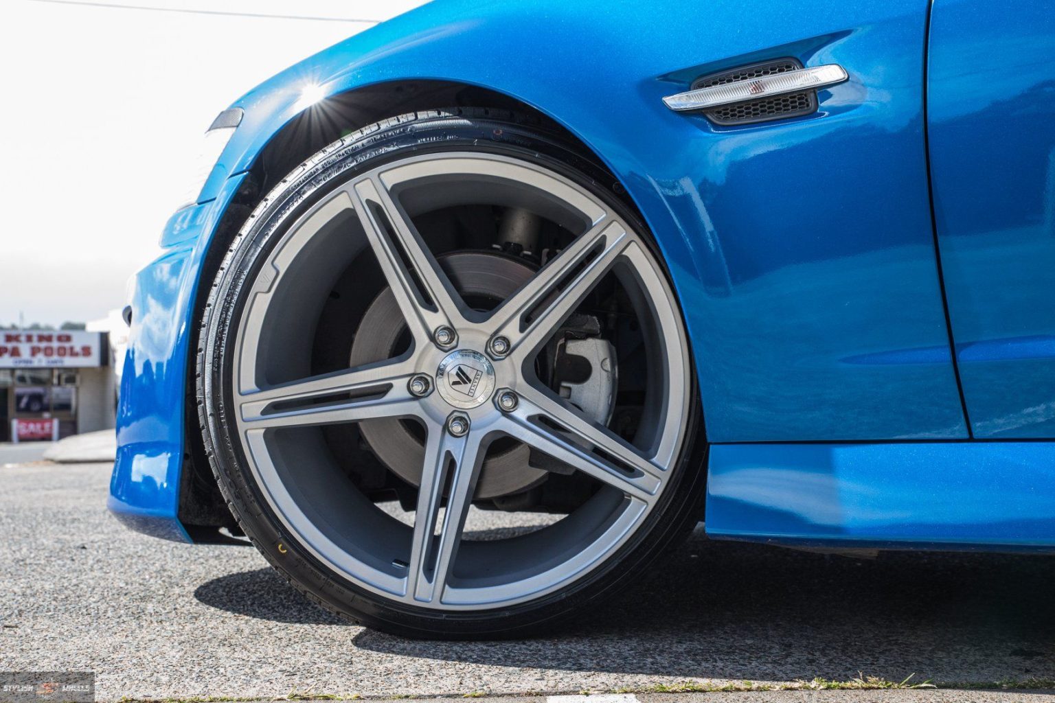 Holden Commodore VE SSV Ute Blue Asanti ABL-22 | Wheel Front