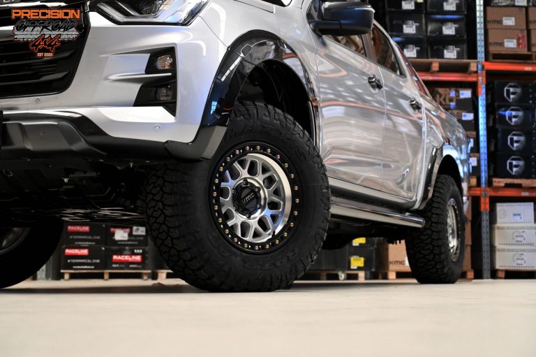 Isuzu D-MAX Silver KMC GRS | Wheel Front