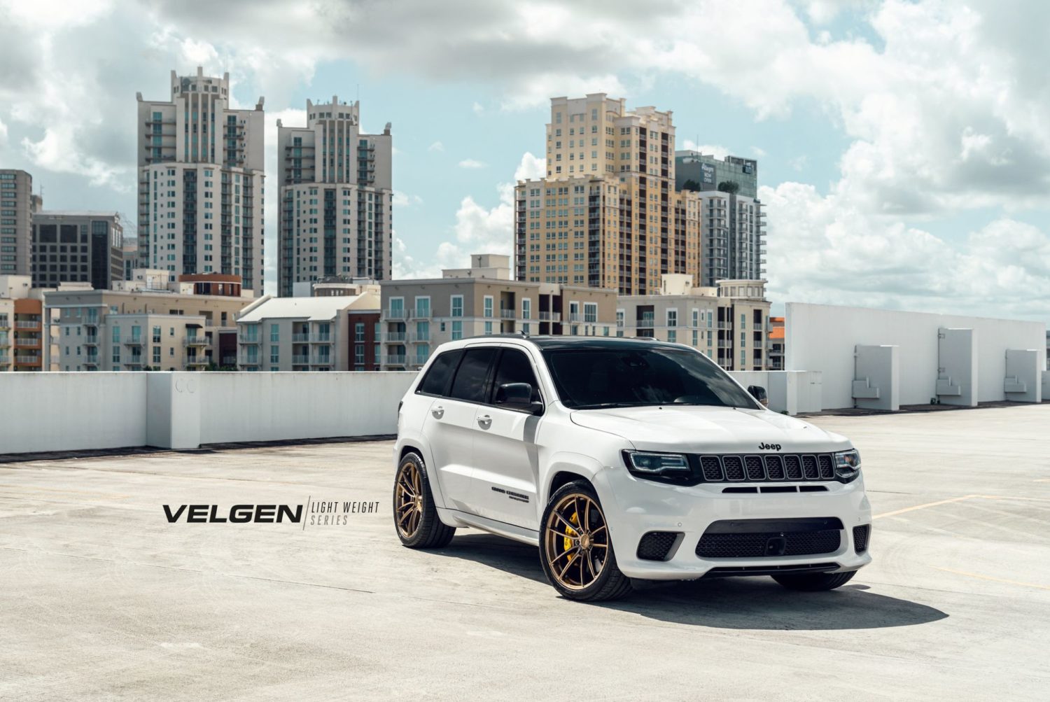 Jeep Grand Cherokee Trackhawk White with Bronze Velgen VF5 | Wheel Front