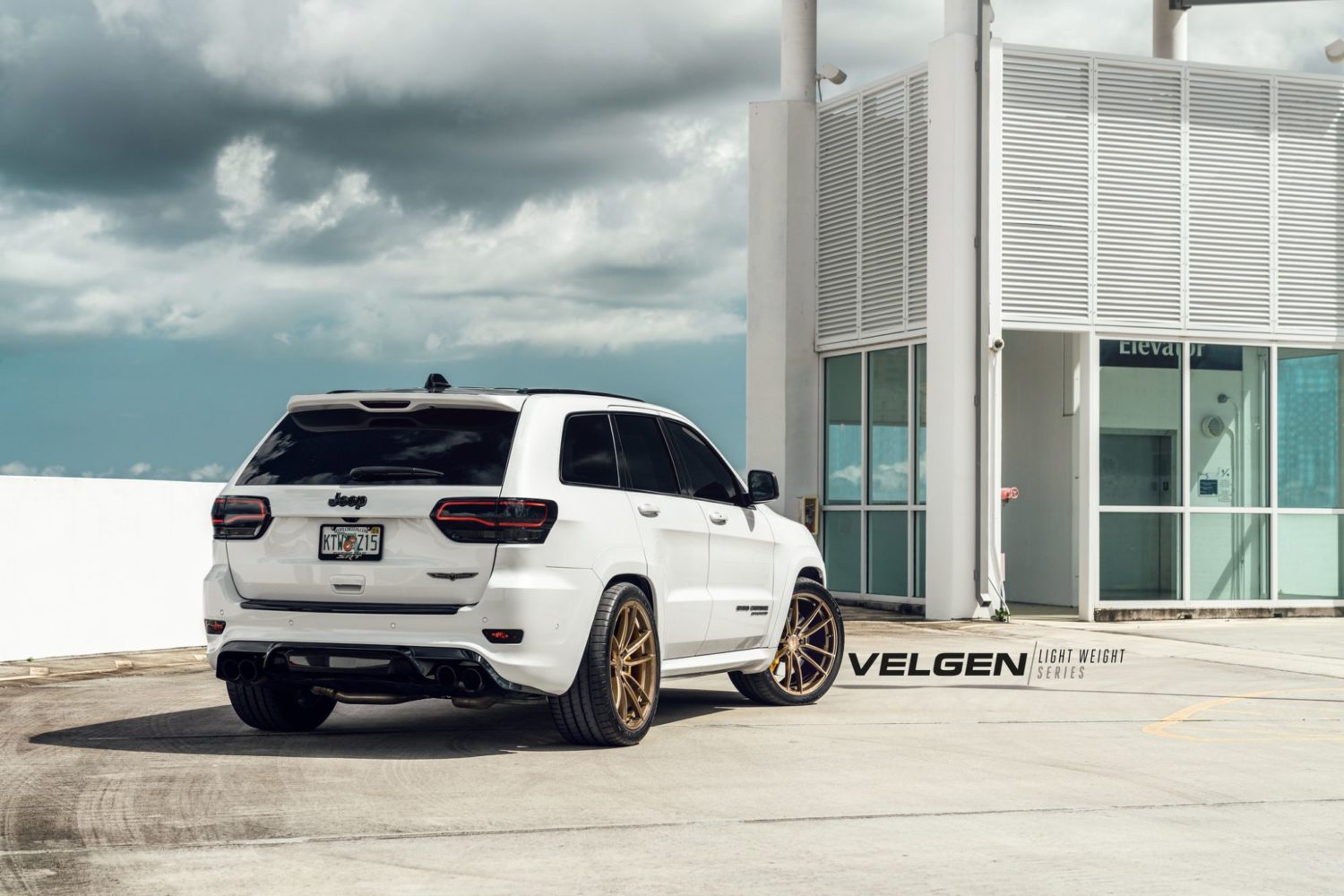 Jeep Grand Cherokee Trackhawk White with Bronze Velgen VF5 | Wheel Front