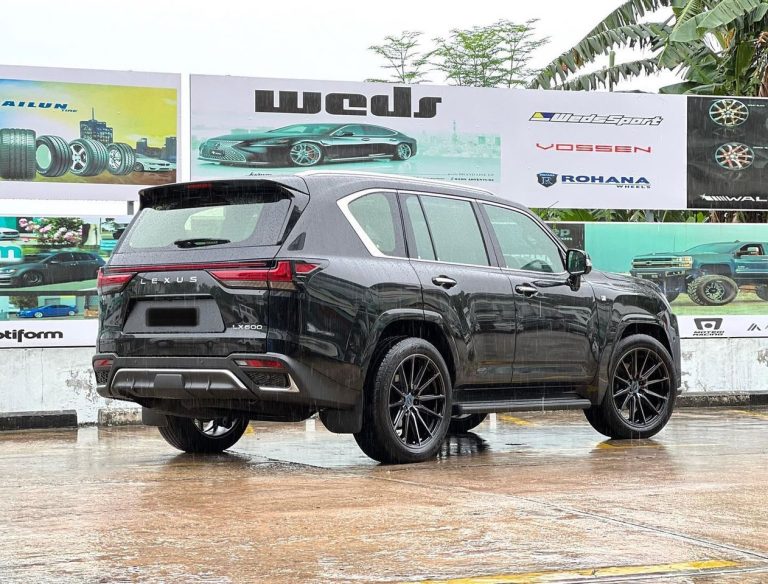 Lexus LX600 Black Vossen HF6-1 | Wheel Front