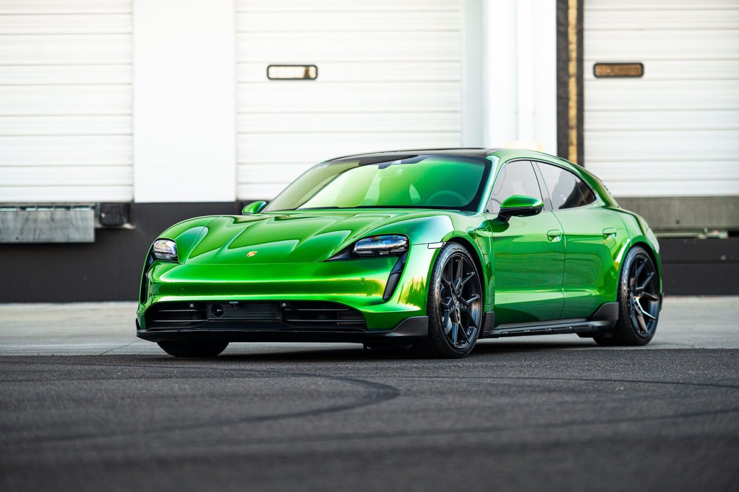 Luxus Porsche Taycan Grn Bilder