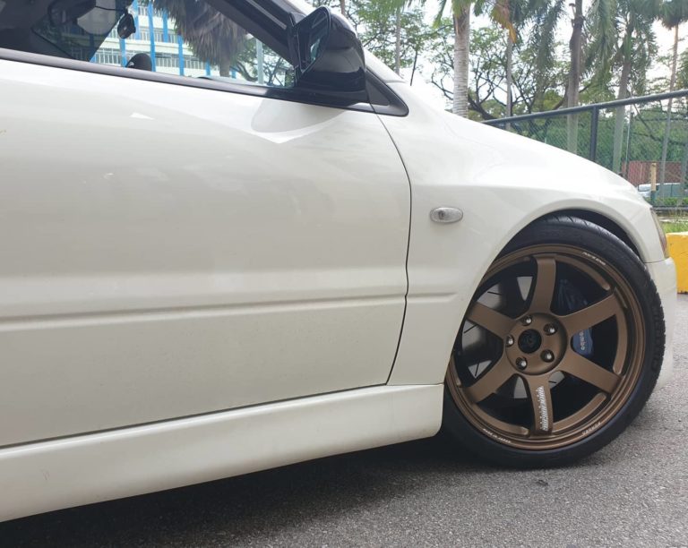 Mitsubishi Evolution IX White Rays Volk TE37 SAGA | Wheel Front