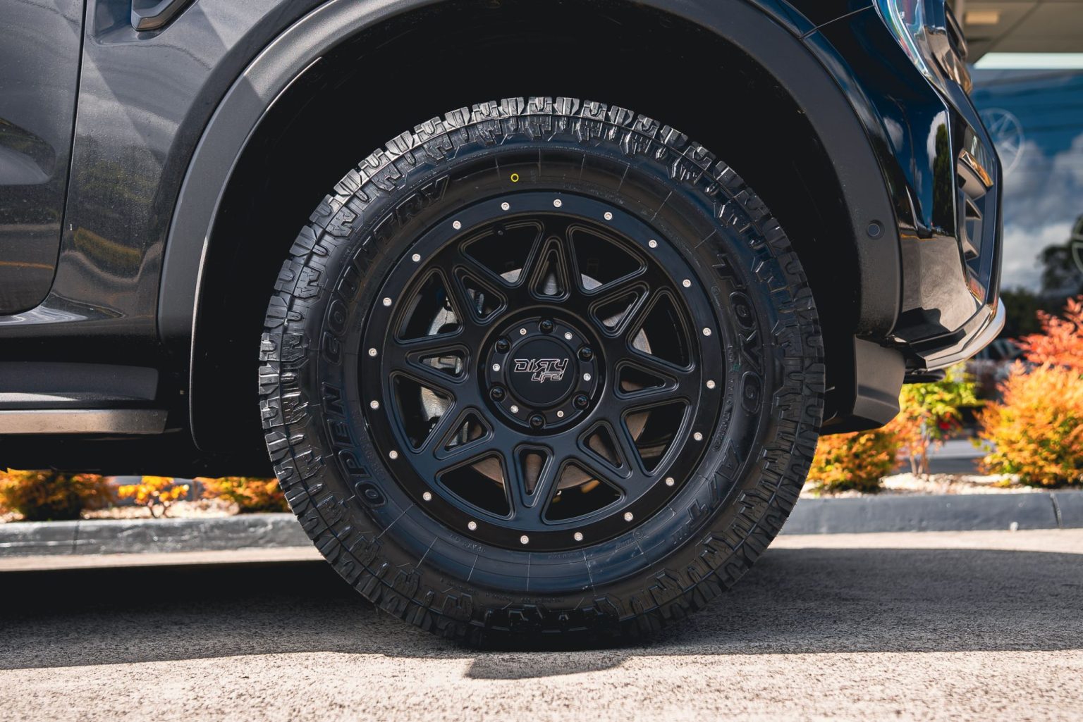 Ford Ranger Next-Gen Black Dirty Life THEORY 9305 | Wheel Front