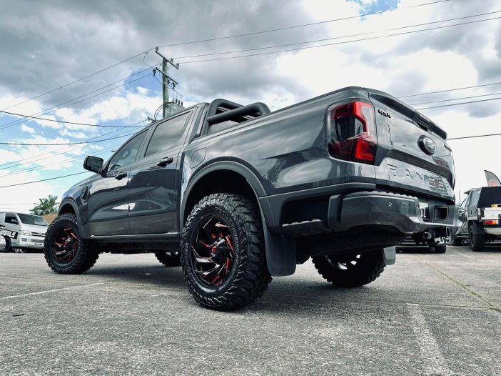 Ford Ranger Next-Gen Grey Fuel Off-Road Reaction D755 | Wheel Front