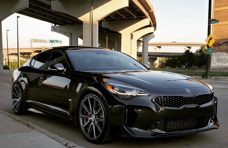 Kia Stinger GT2 AWD Grey Niche Gemello M220 | Wheel Front