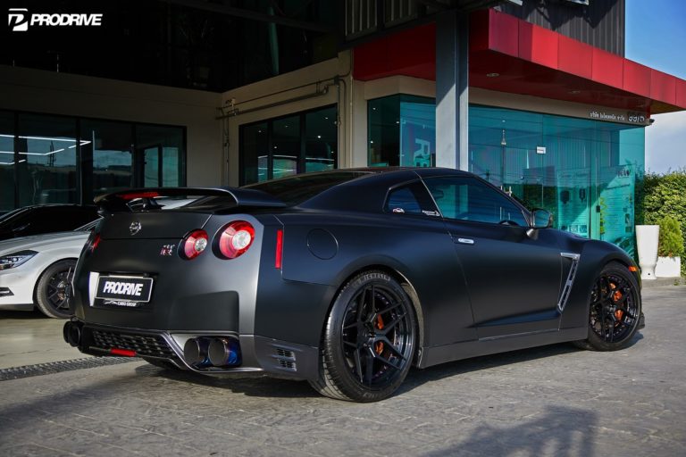 Nissan GT-R R35 Black with BC Forged HC053S Aftermarket Wheels | Wheel ...