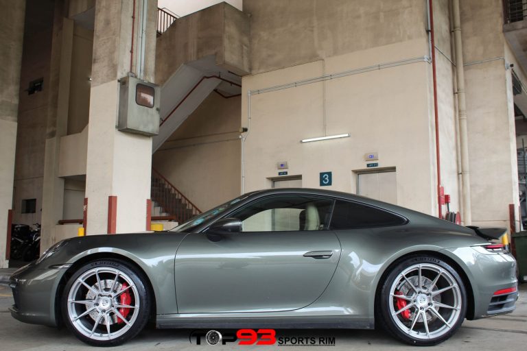 Porsche 911 Carrera 992 Grey BC Forged EH182 | Wheel Front