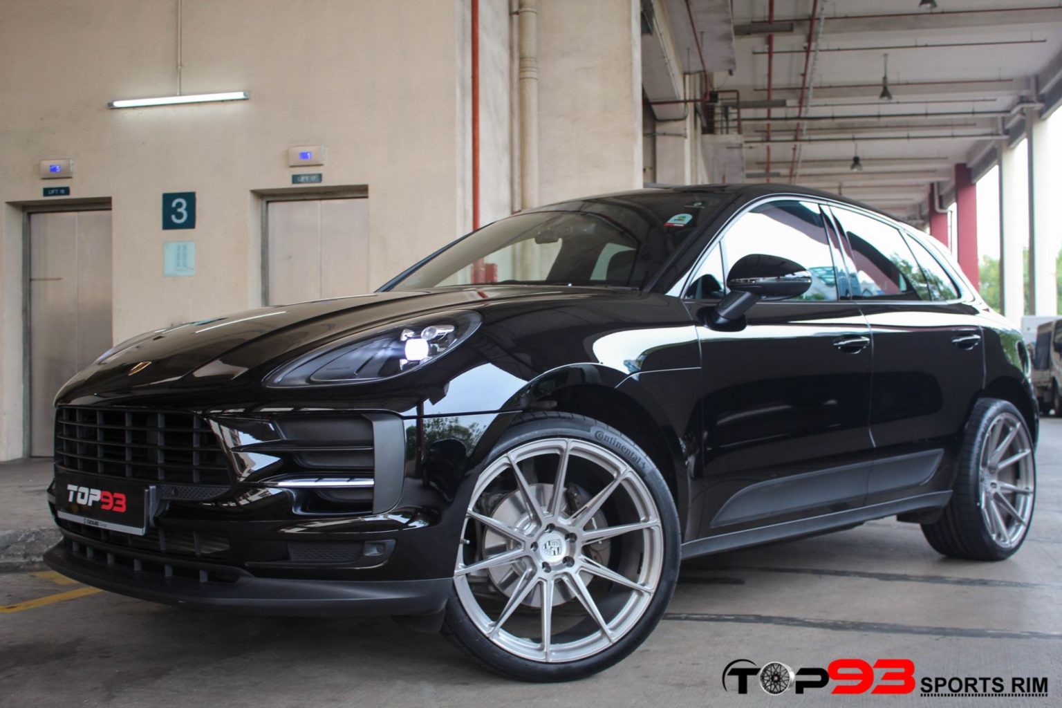 Porsche Macan Black BC Forged EH182 | Wheel Front