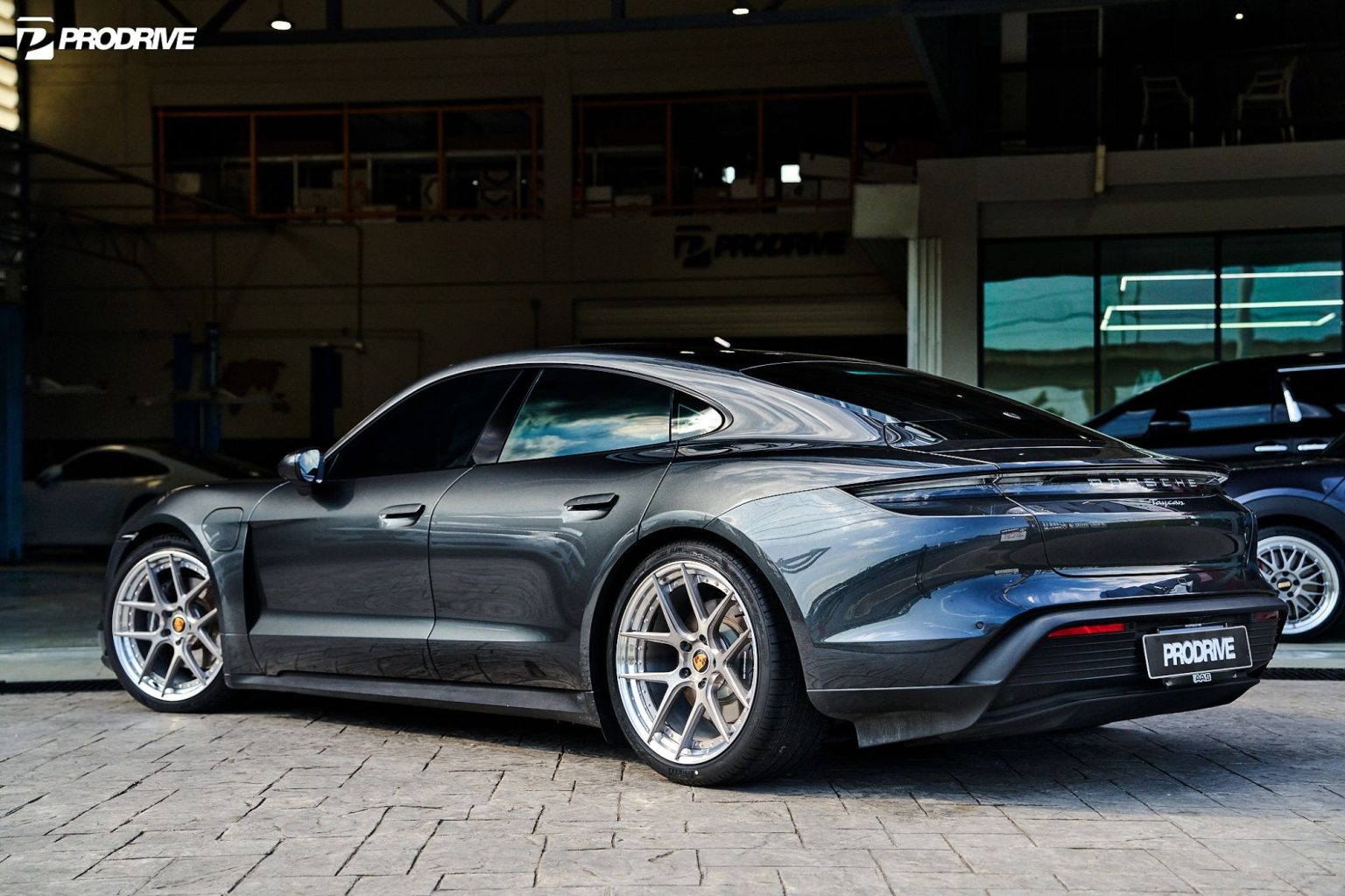 Porsche Taycan Grey BC Forged HCS02S | Wheel Front