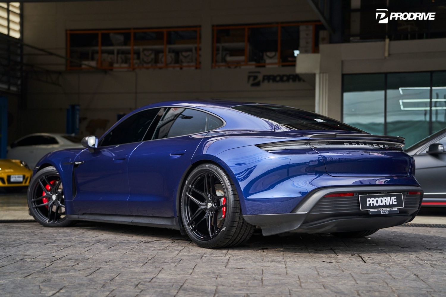 Porsche Taycan Blue BC Forged RZ22 | Wheel Front