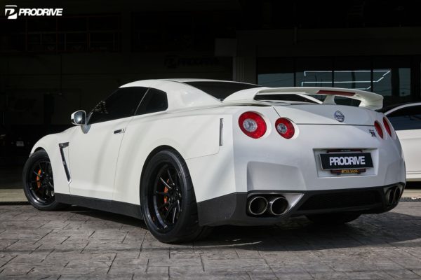 Nissan GT-R R35 White BC Forged LE10 Wheel | Wheel Front
