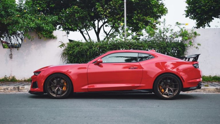 Chevrolet Camaro ZL1 6th Gen Red with Bronze Vossen HF-5 | Wheel Front