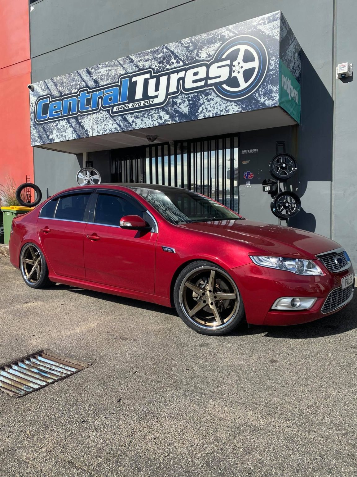 Ford Falcon FG Red Vertini RFS1.7 | Wheel Front