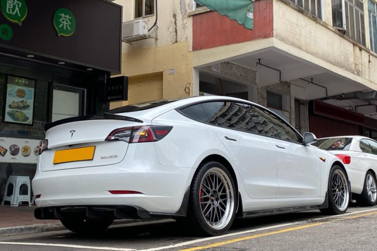 Tesla Model 3 White BBS LM | Wheel Front