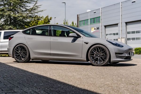 Tesla Model 3 Grey With Japan Racing JR28 Wheel | Wheel Front