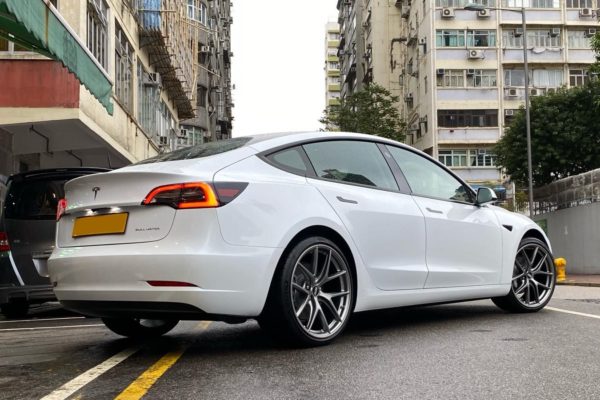 Tesla Model 3 White BBS CI-R | Wheel Front