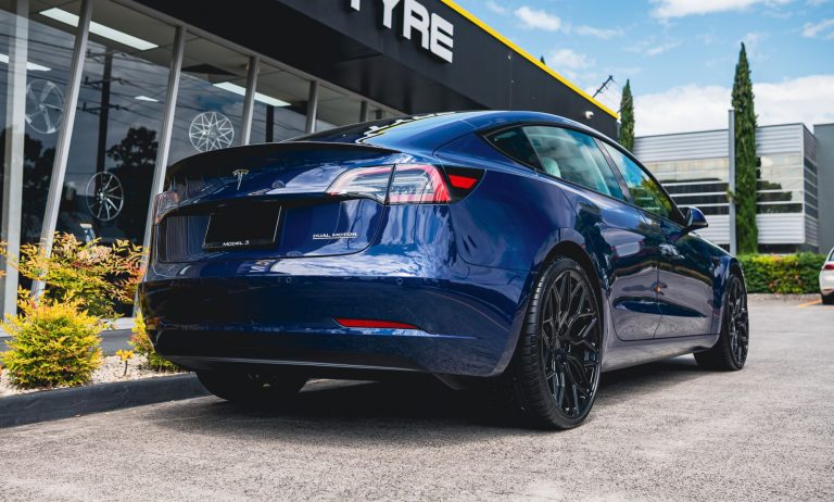 Tesla Model 3 Blue Vossen HF-3 | Wheel Front