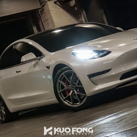 Tesla Model 3 White BBS CI-R | Wheel Front