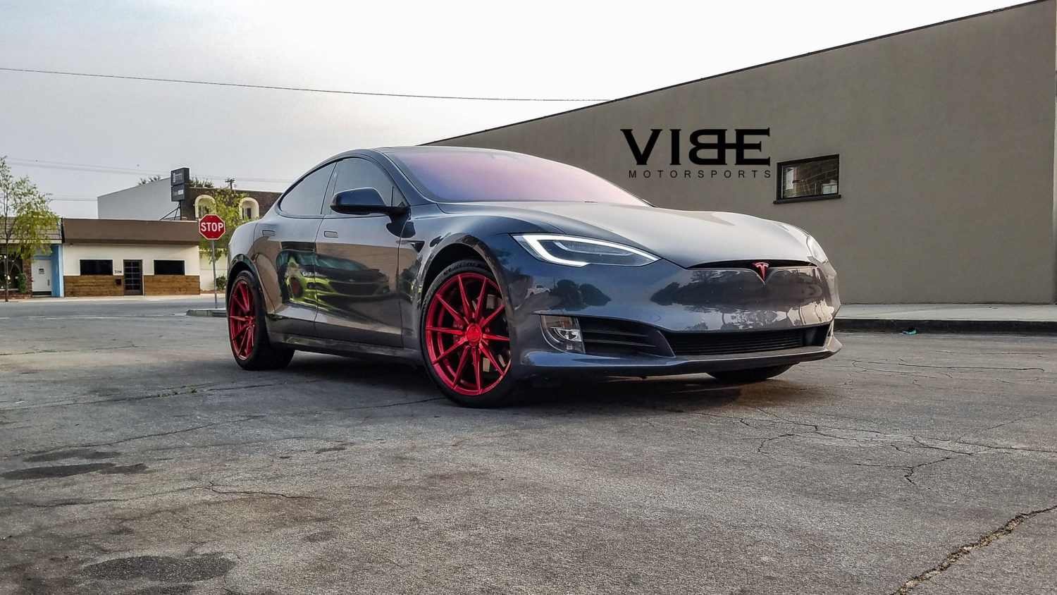 Tesla Model S P100D Grey with Red Rohana RFX1 | Wheel Front