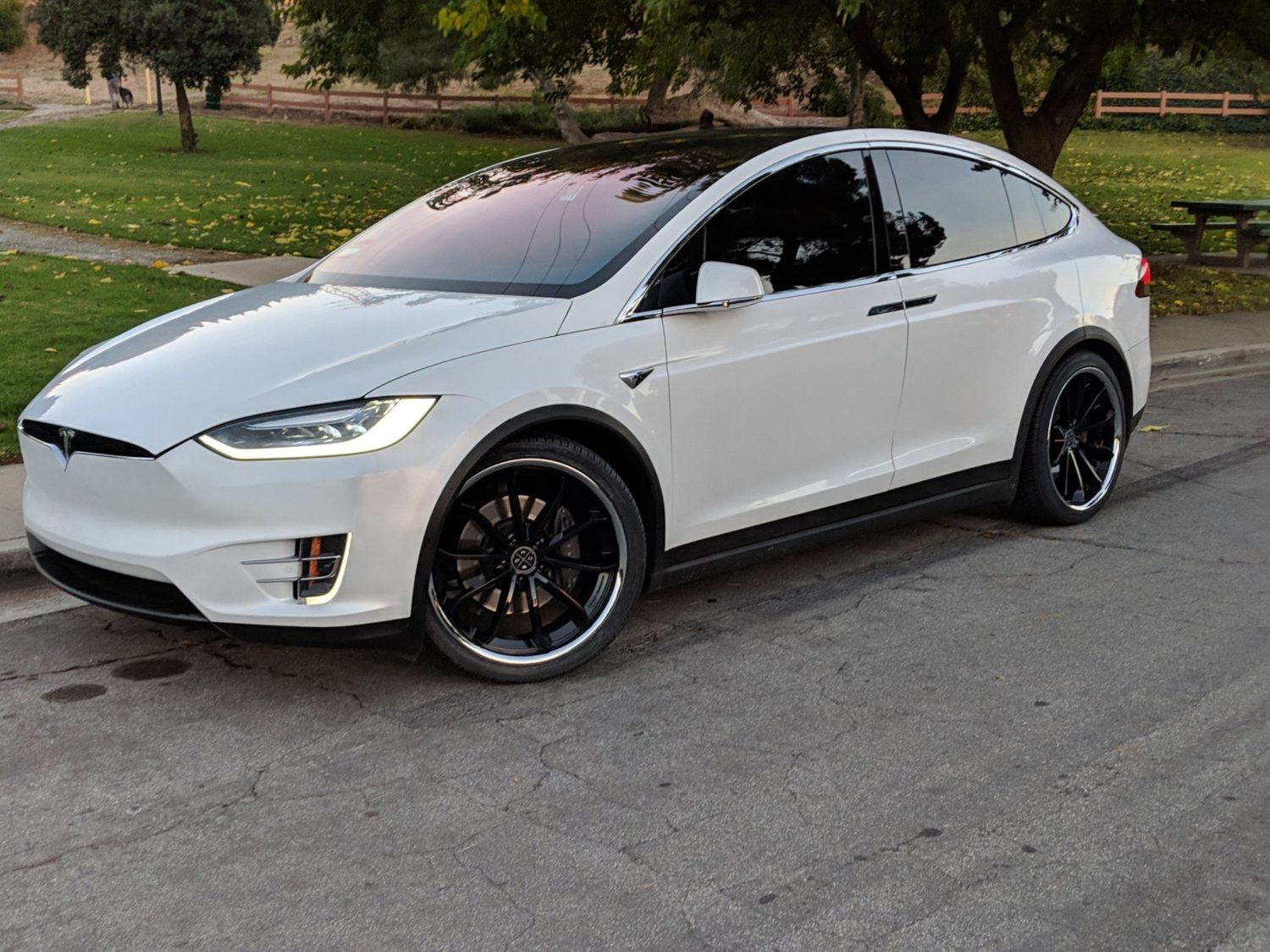 Tesla Model X White Blaque Diamond BD-23 | Wheel Front