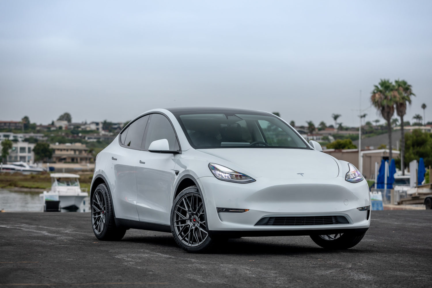 Tesla Model Y White Vorsteiner V-FF 107 | Wheel Front