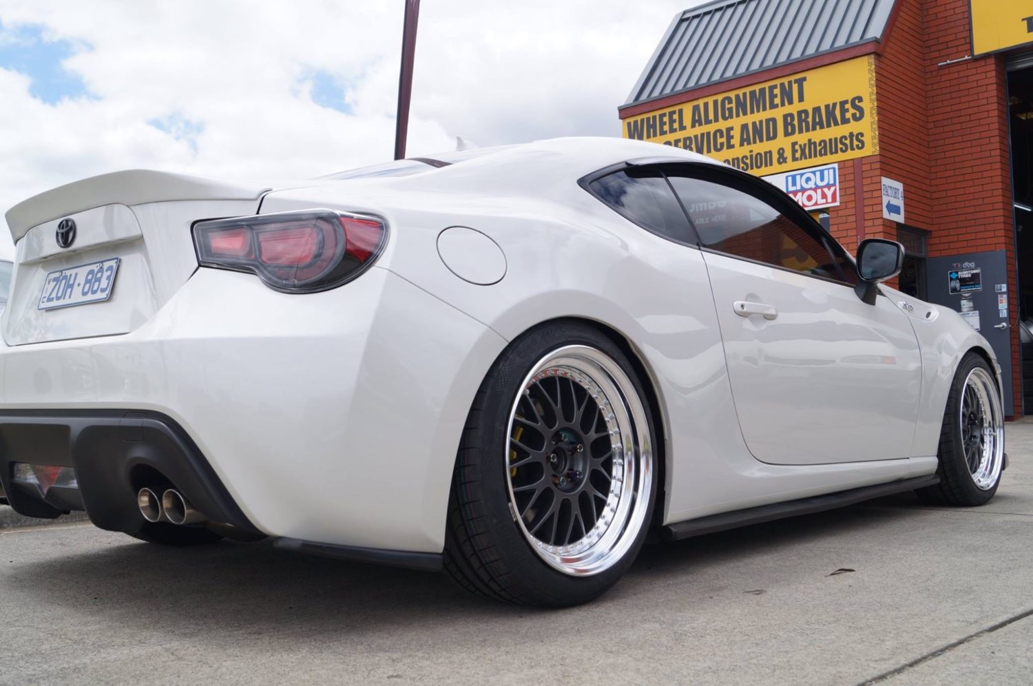 Toyota 86/Scion FR-S White Work VS-XX | Wheel Front