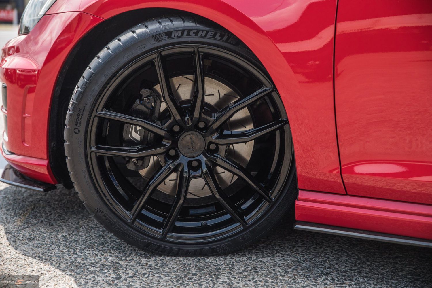 Volkswagen Golf R Mk7 Red Koya SF11 | Wheel Front