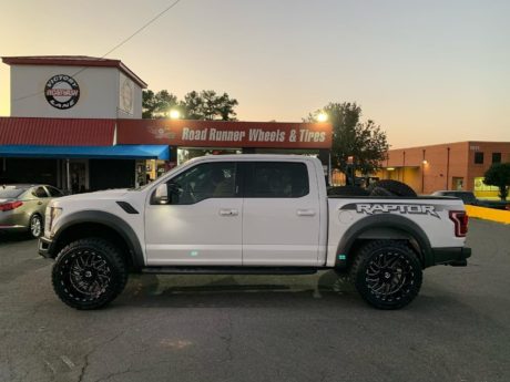 Ford F-150 Raptor White TIS 544BM | Wheel Front