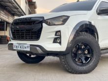 Isuzu D-MAX White Fuel Off-Road Rush D766 | Wheel Front