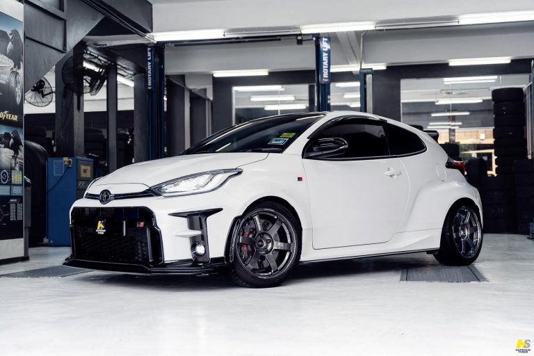 Toyota Yaris GR White Rays Volk TE37 SAGA S-plus | Wheel Front